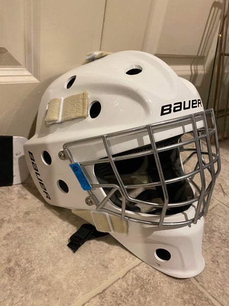 Youth Used Bauer 930 Goalie Mask | SidelineSwap | Buy and Sell on ...