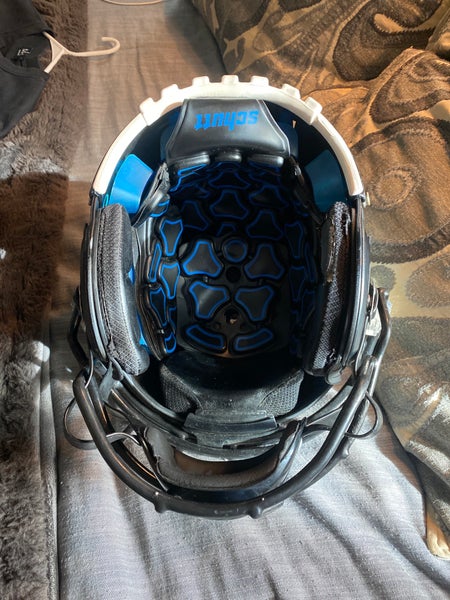 Used Large Schutt F7 Helmet | SidelineSwap | Buy and Sell on SidelineSwap