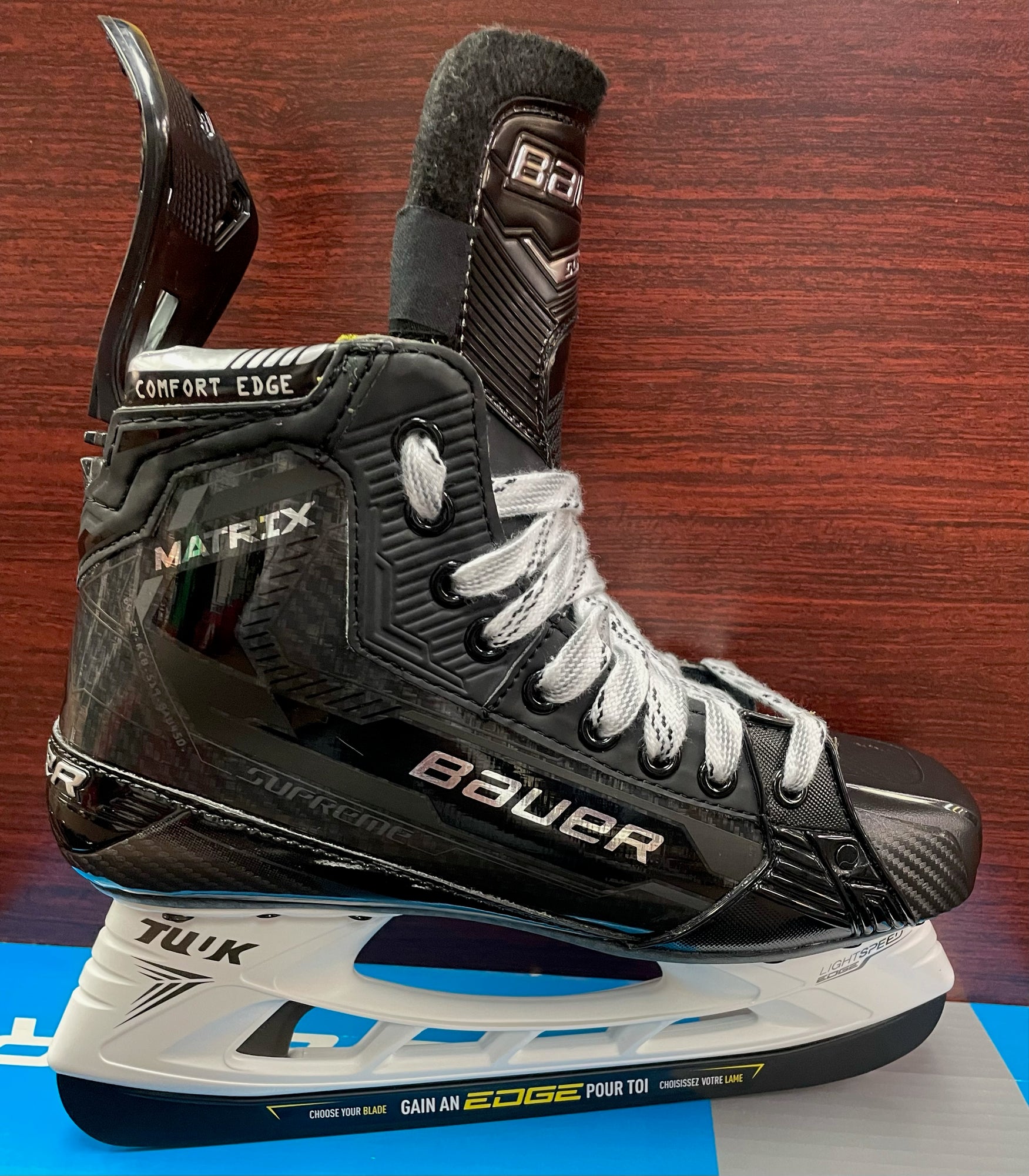 Senior New Bauer Supreme Matrix Hockey Skates 7 S22 | SidelineSwap
