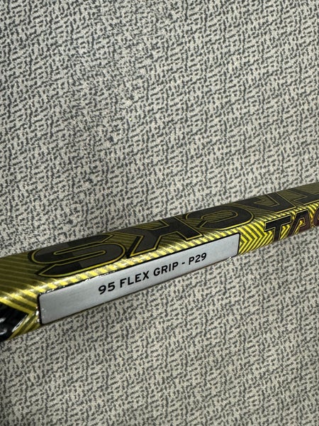 CCM AS-V Pro 95 flex P29 curve left hand stick | SidelineSwap | Buy and ...