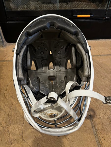 Cascade Pro-7 Lacrosse Helmet | SidelineSwap | Buy and Sell on SidelineSwap