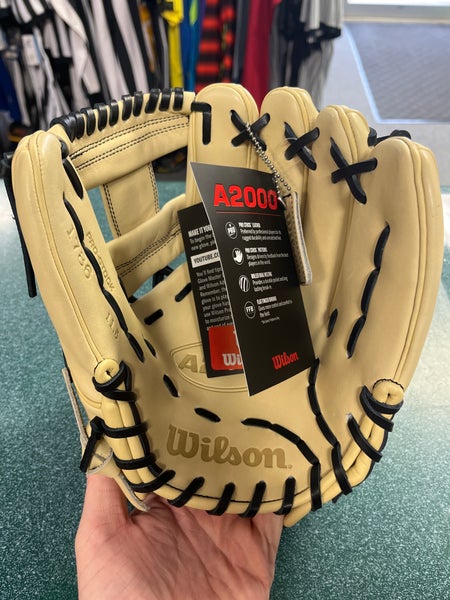 Wilson 1786 New Infield 11.5" A2000 Baseball Glove | SidelineSwap | Buy ...