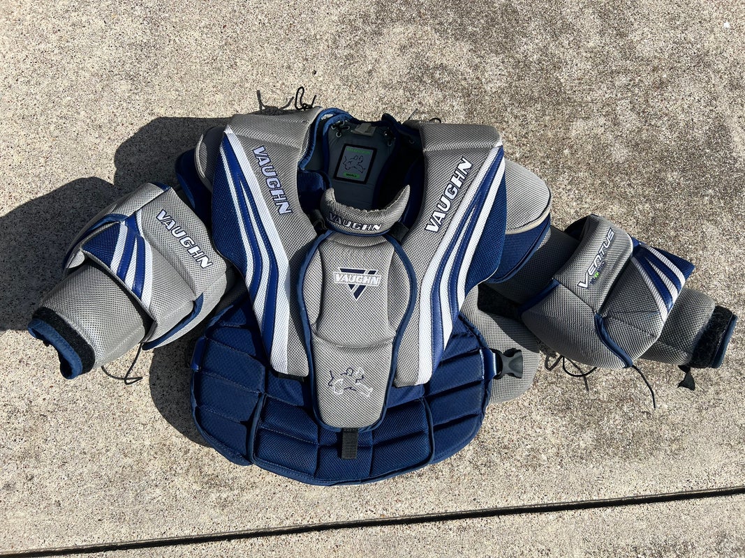 New pro carbon Vaughn V7 Goalie Chest Protector senior small | SidelineSwap