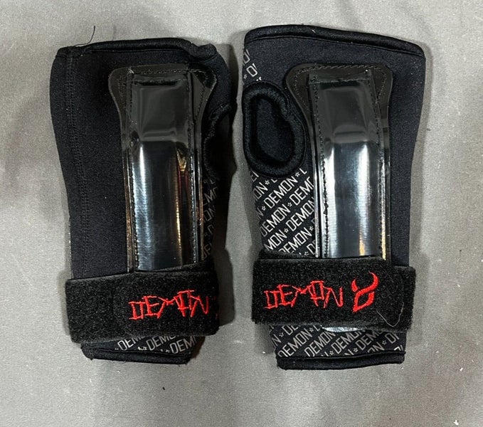 Demon United Action Sport Wrist Guards Size XL NEW Satisfaction ...