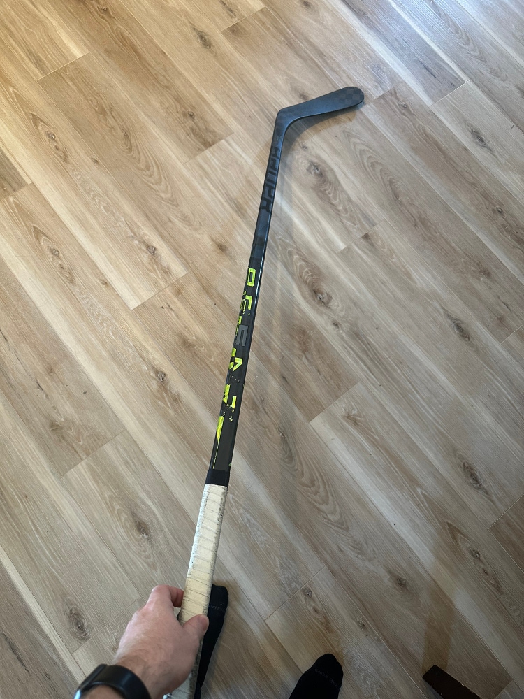 Bauer Agent stick P28 77 Flex Right hand-brand new | SidelineSwap