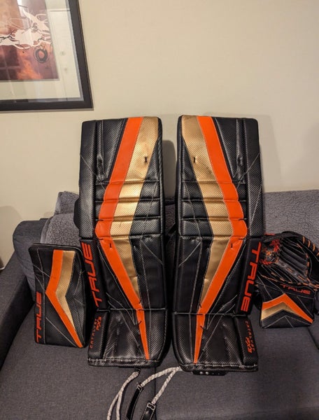 35" Regular Pro Stock Catalyst PX3 Goalie Full Set | SidelineSwap | Buy ...