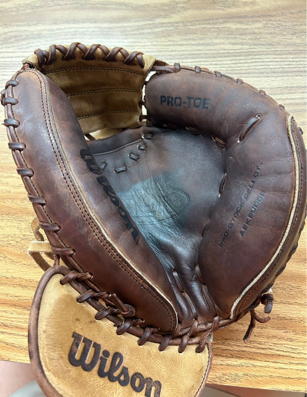 Wilson A2000 Pudge 32.5” Catchers Mitt | SidelineSwap