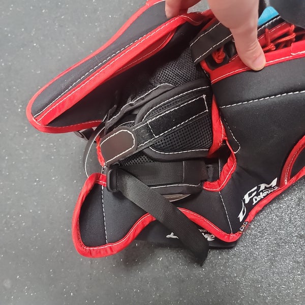 New Regular CCM Eflex 2 | SidelineSwap | Buy and Sell on SidelineSwap