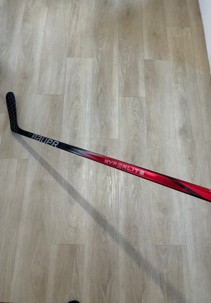 Custom Red Bauer Vapor Hyperlite 2 | SidelineSwap