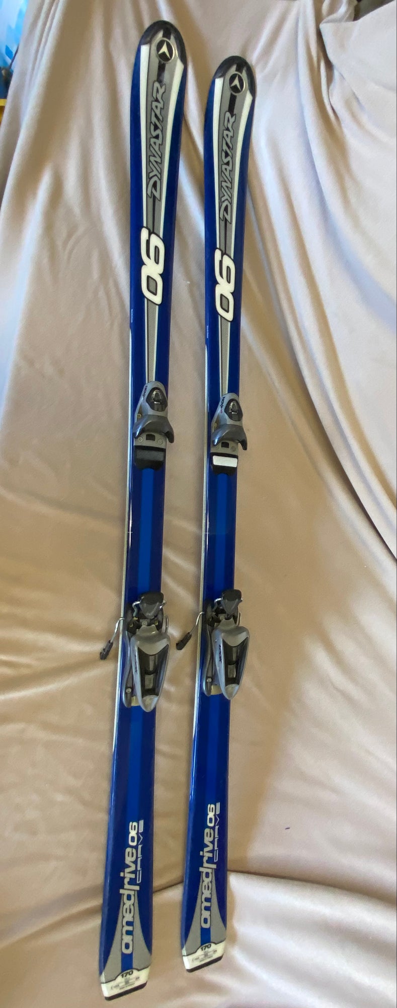Used Unisex Dynastar 170 cm All Mountain Omedrive4 Skis With Bindings ...
