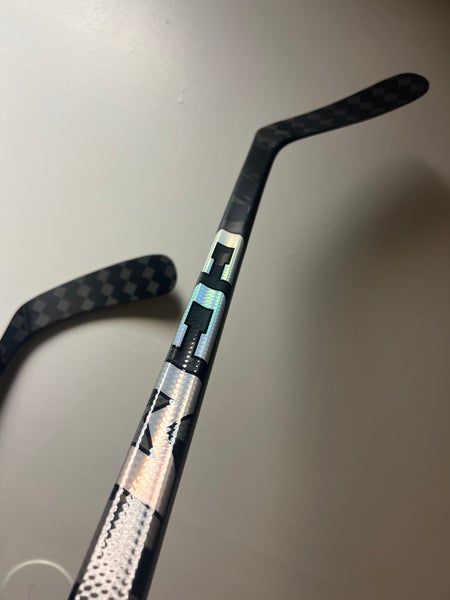 2 Pack CCM Pro Stock RibCor Trigger 8 Stick 75/P90/RH | SidelineSwap ...