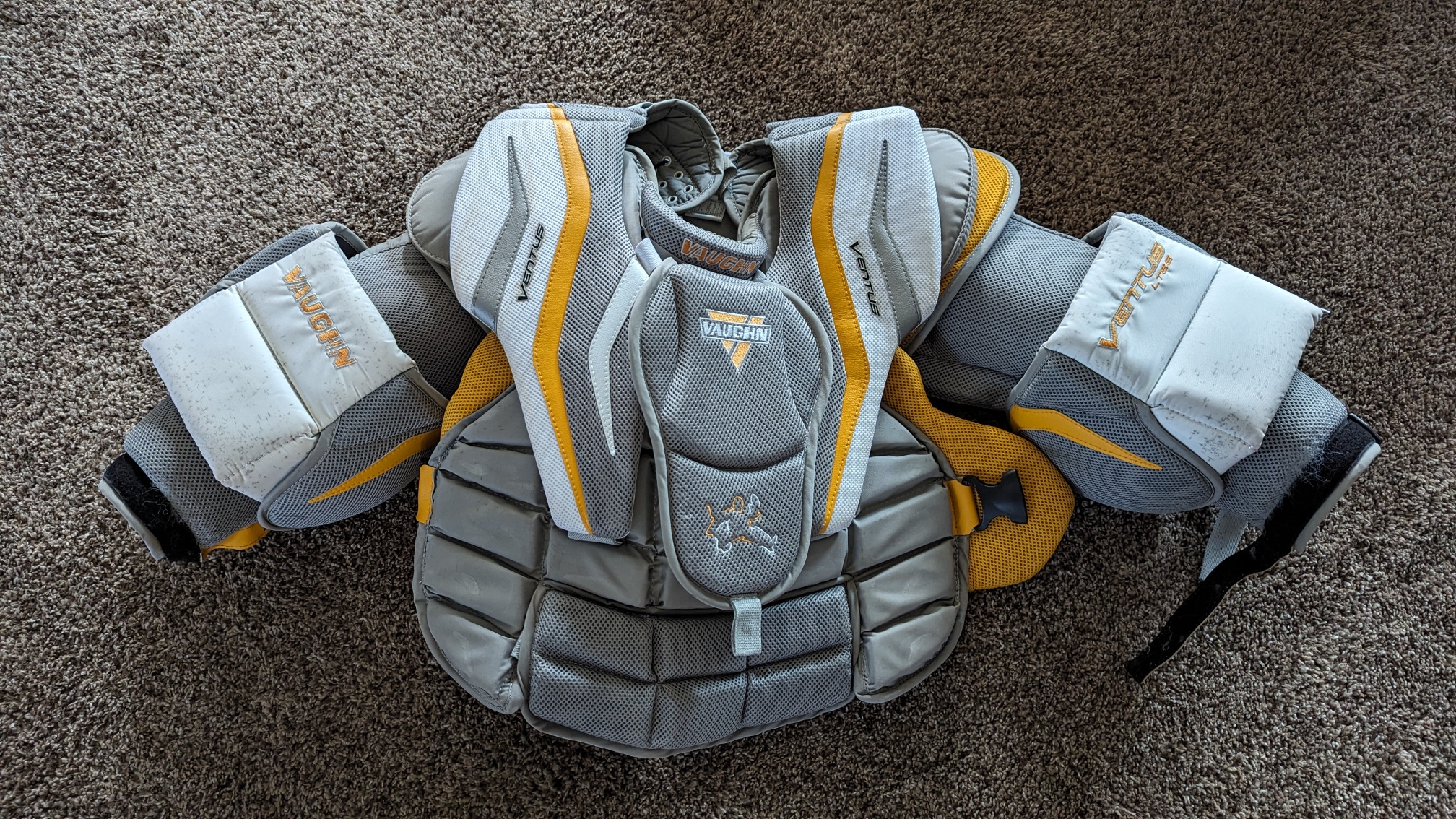 Used Medium Vaughn Ventus SLR Pro Goalie Chest Protector | SidelineSwap