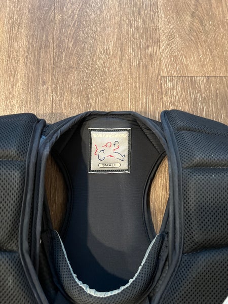 Used Small Vaughn V9 Pro Carbon Goalie Chest Protector | SidelineSwap ...
