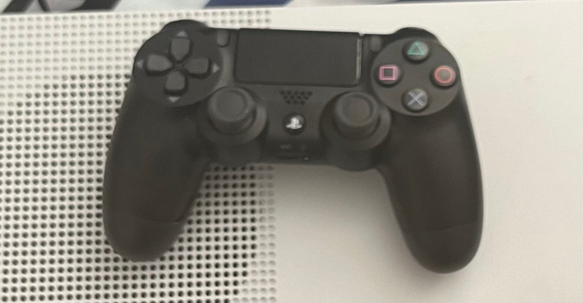 Used PlayStation 4 Controller | SidelineSwap | Buy and Sell on SidelineSwap