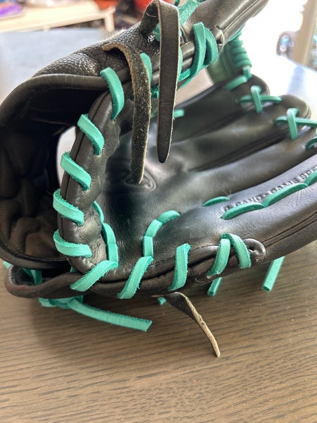 Wilson A2000 RC22 GM 11.5” Pro-Stock Robinson Cano Game Spec ...