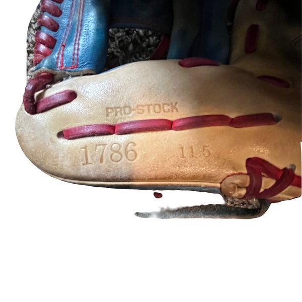 Custom Wilson A2000 1786 11.5” Infield Glove | SidelineSwap | Buy and ...