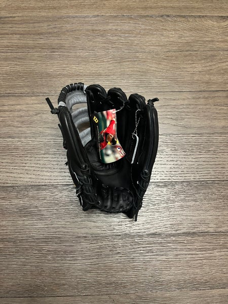 New Wilson A2000 G4 11.5” Single Post Web | SidelineSwap | Buy and Sell ...