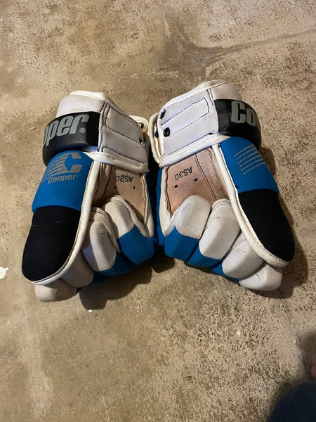 Cooper hockey gloves | SidelineSwap | Buy and Sell on SidelineSwap