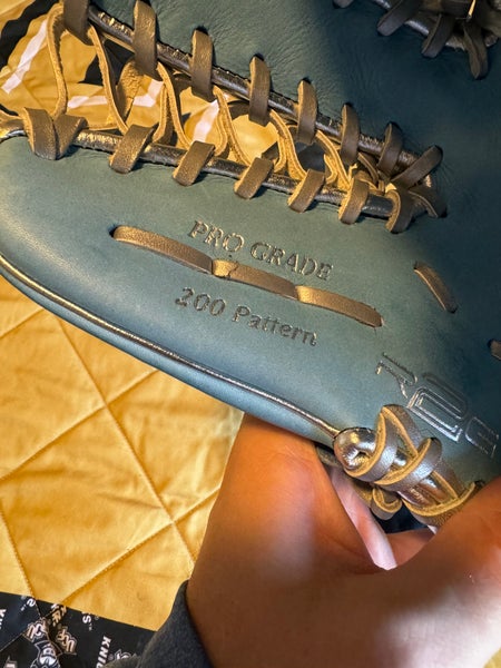 New Rawlings Heart Of The Hide Baby Blue 12” Right Hand Throw ...