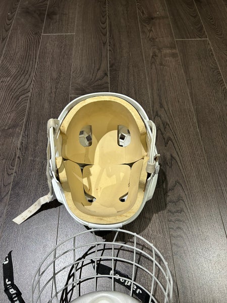 COOPER SK2000 LARGE HELMET | SidelineSwap | Buy and Sell on SidelineSwap