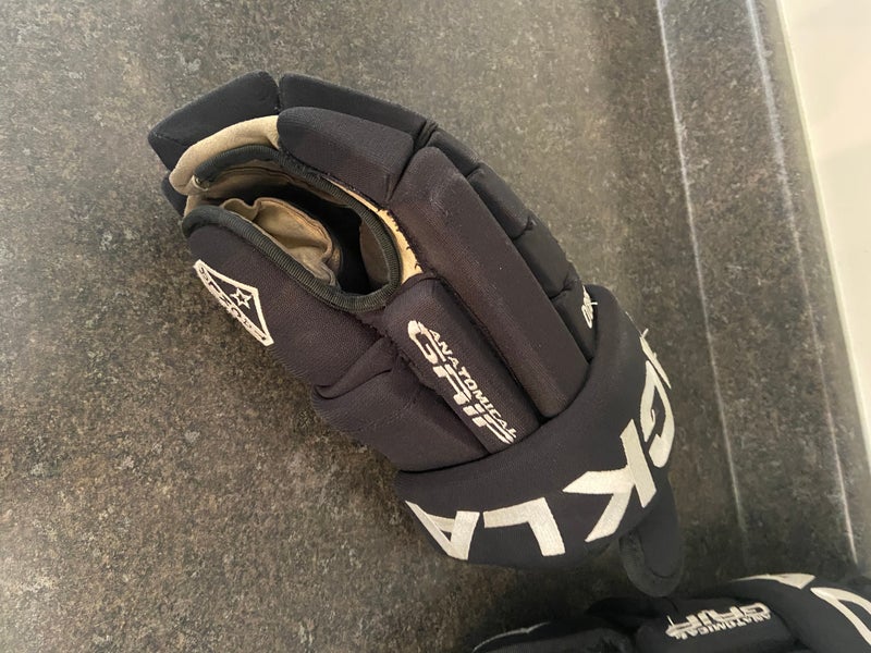 Tackla 5000 15.5" Hockey Gloves | SidelineSwap | Buy and Sell on ...