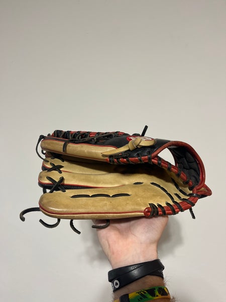 Wilson a2000 ot6 12.75 lefty baseball glove | SidelineSwap | Buy and ...