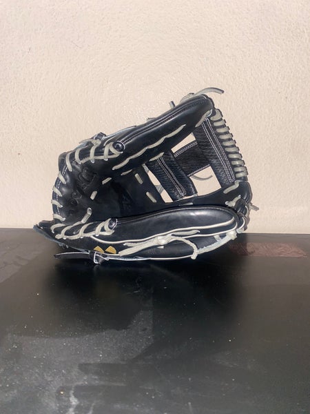 WILSON GOTM MATT CHAPMAN | SidelineSwap | Buy and Sell on SidelineSwap
