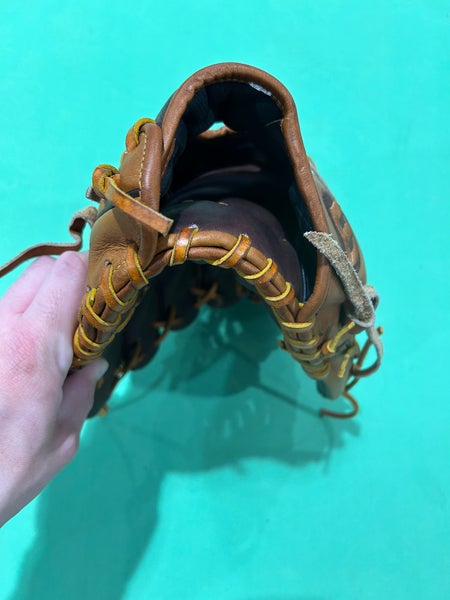 MINT CONDITION Wilson A2000 1796 PRO STOCK CUSTOM Right Hand Throw ...