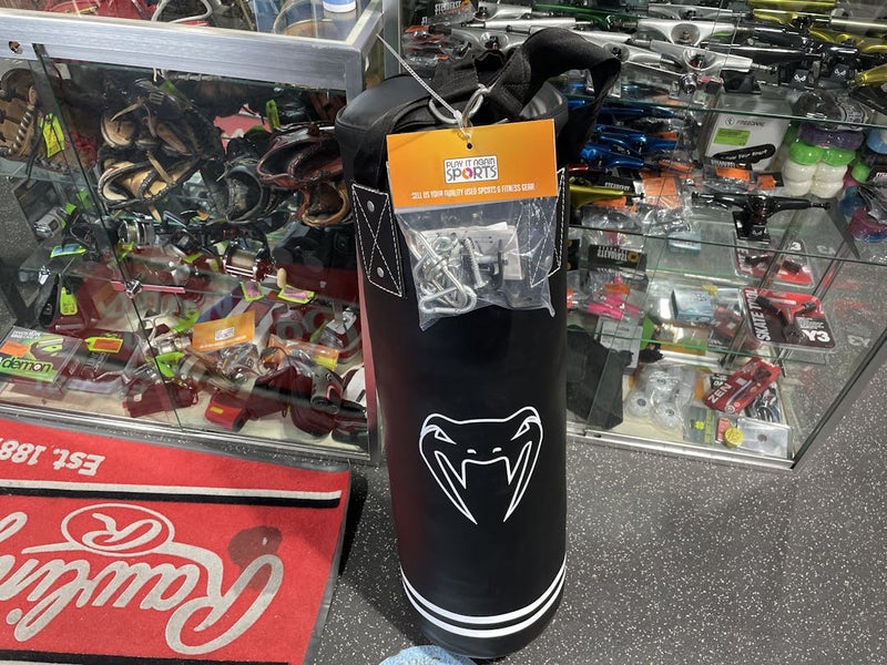 Used Venum Classic 70 Lb Boxing Heavy Bag - Near New Condition ...