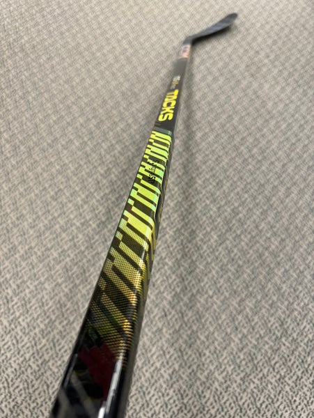 CCM Tacks AS-VI Pro 70 flex P28 curve right hand stick | SidelineSwap ...