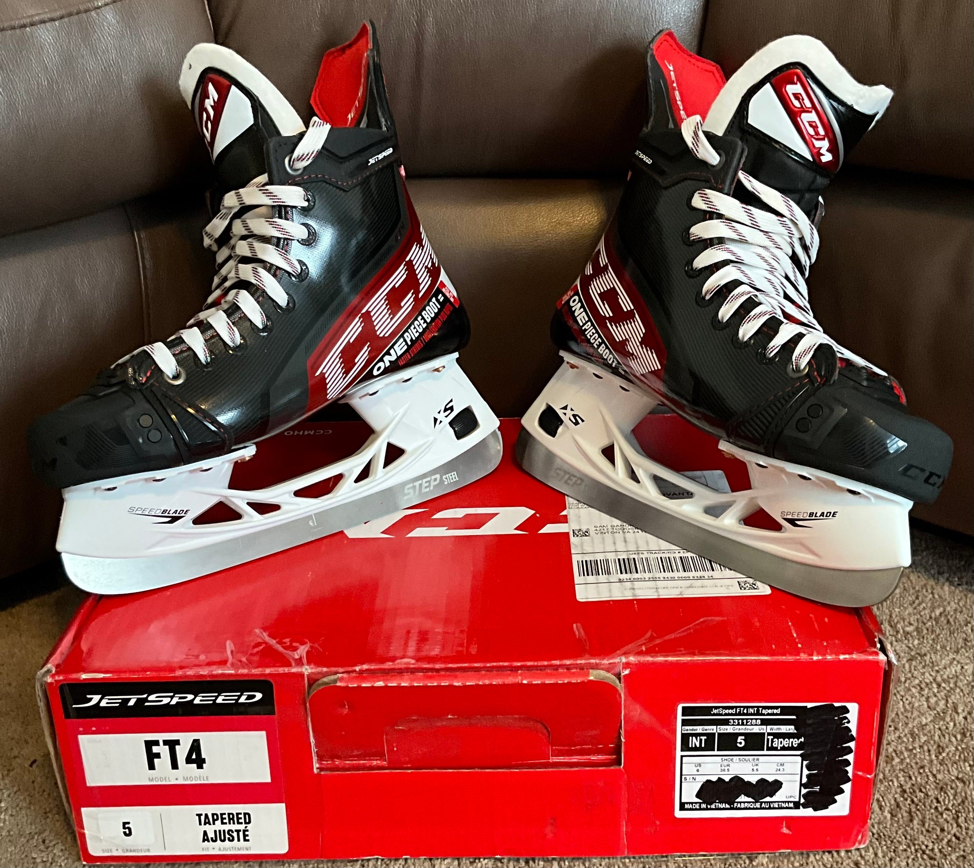 New Intermediate CCM JetSpeed FT4 Hockey Skates Size 5 Tapered ...