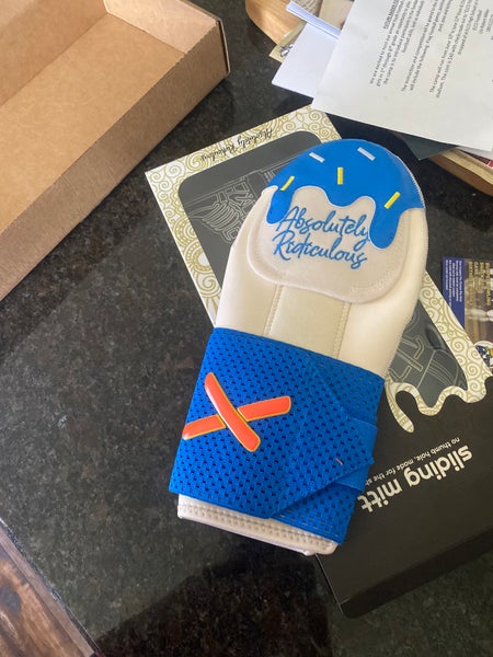 Absolutely Ridiculous Maya Brady sliding mitt BRAND NEW ...