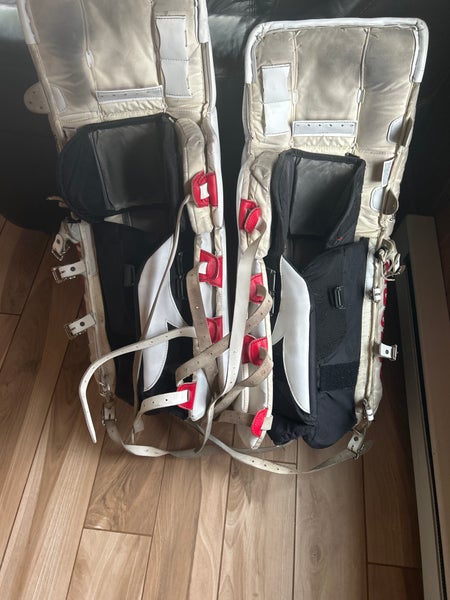 Used Vaughn Velocity V4 7900 Pro Spec Goalie Leg Pads | SidelineSwap ...