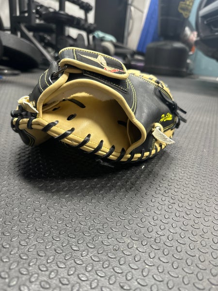 All star CM3000 catchers mitt | SidelineSwap | Buy and Sell on SidelineSwap