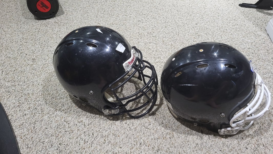 Bundle of 2 XL Adult Riddell Helmets | SidelineSwap | Buy and Sell on ...