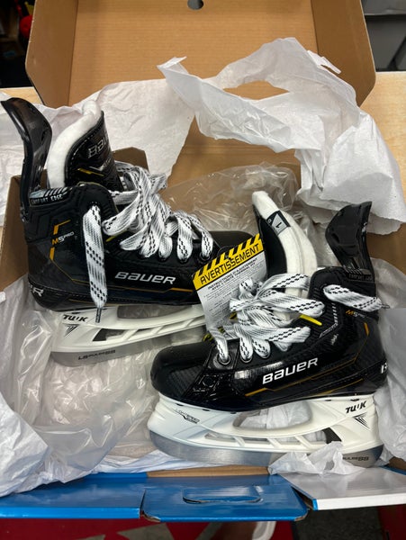 New Junior Bauer Regular Width Size 1 Supreme M5 Pro Hockey Skates ...