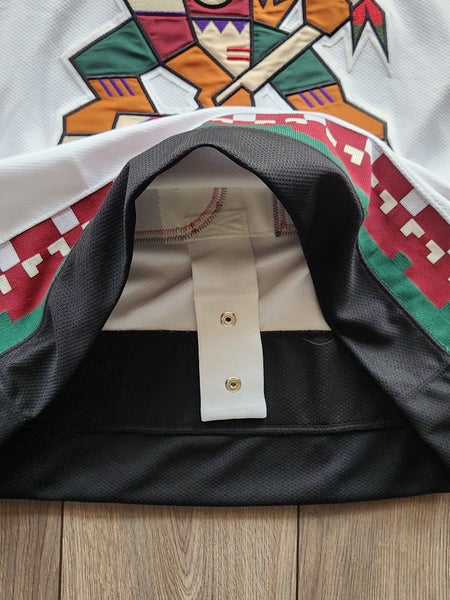 Authentic Vintage Phoenix Coyotes Shane Doan Jersey Size 48-R ...