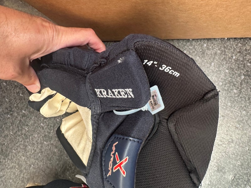 Game Used Seattle Kraken Winter Classic Bauer Vapor Hyperlite Gloves 14 ...