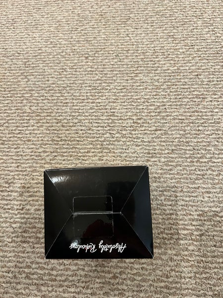 Aria Shamrock Shake Elbow Guard | SidelineSwap | Buy and Sell on ...