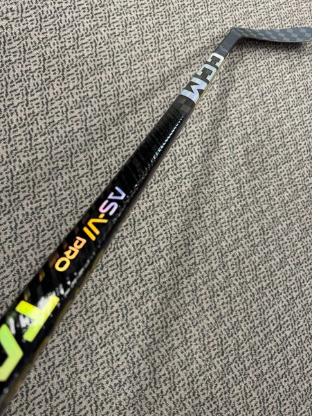 CCM AS-VI Pro 80 flex P29 curve right hand stick | SidelineSwap | Buy ...