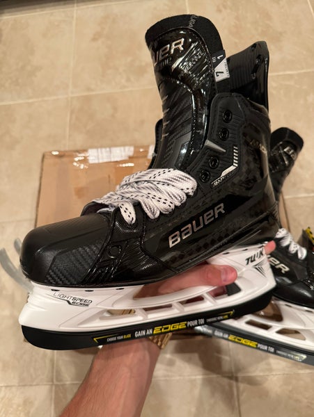 New Senior Bauer 7 Supreme Mach * Read Description* | SidelineSwap ...