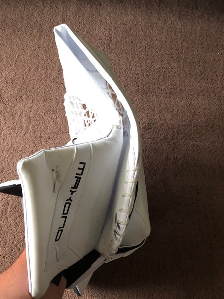 Maxond Heretic Goalie Catch Glove | SidelineSwap | Buy and Sell on ...
