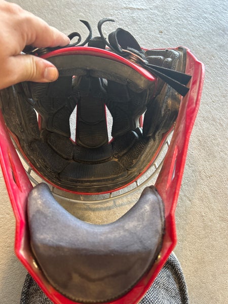 Easton Youth Catchers Mask | SidelineSwap | Buy and Sell on SidelineSwap