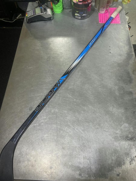 Used Bauer Vapor Volt 40 Flex Pattern P92 Junior One Piece Sticks ...
