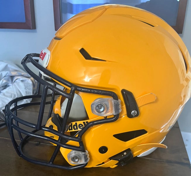 Used Medium Adult Riddell SpeedFlex Helmet | SidelineSwap | Buy and ...