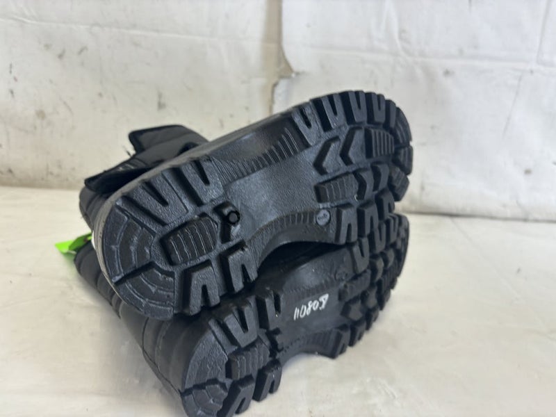 Used Wfs Snowjogger Junior 01 Snow Boots | SidelineSwap | Buy and Sell ...