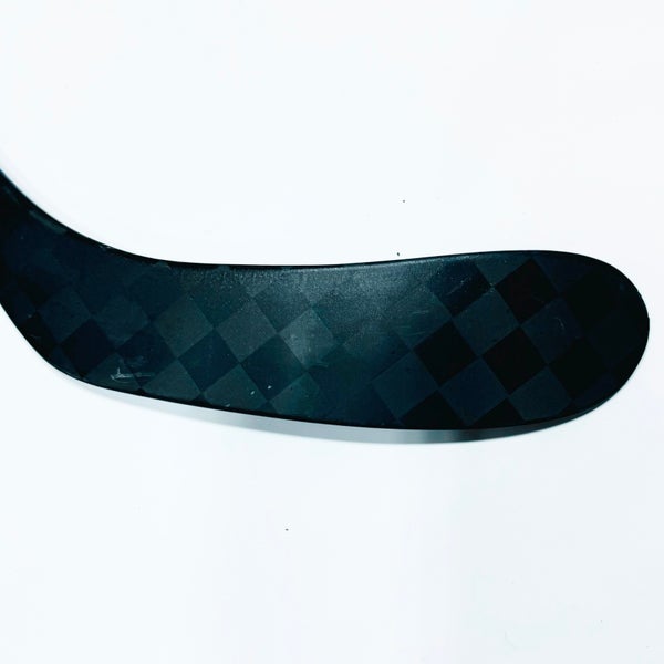 Custom Blue Bauer Vapor Hyperlite 2 Hockey Stick-RH-Pastrnak Pro Curve ...