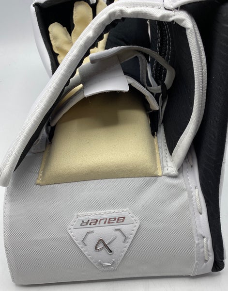NEW Bauer Supreme M5 Pro Blocker, White, Regular Hand, Intermediate ...