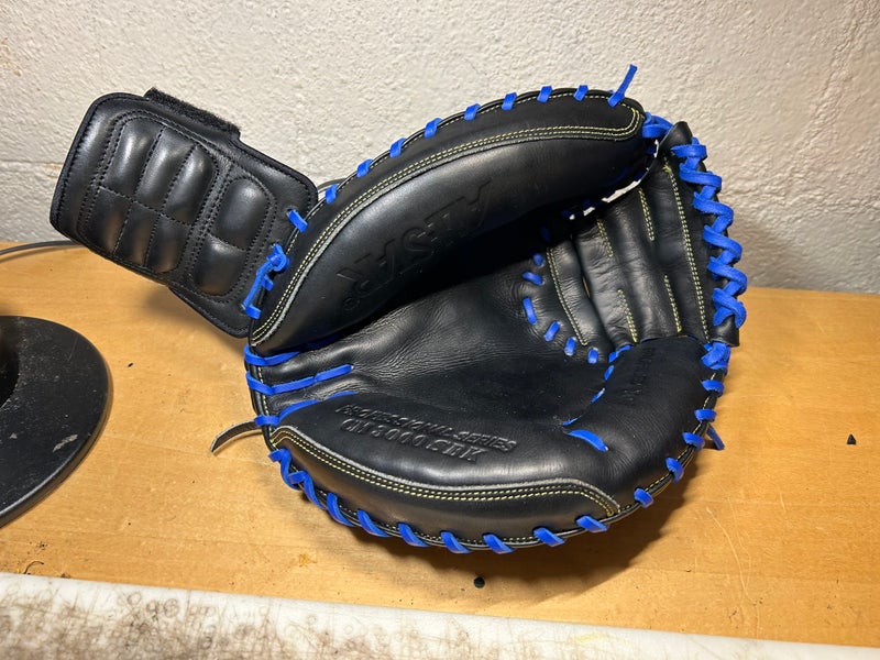 Used Right Hand Throw Pro elite Baseball Glove | SidelineSwap | Buy and ...