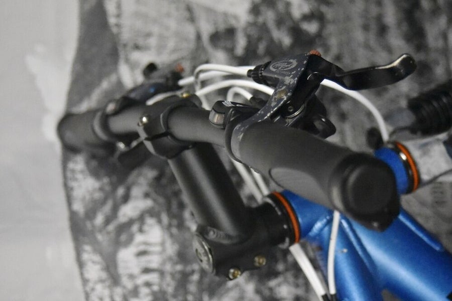 RALEIGH M600 MOUNTAIN BIKE MEDIUM SIZE, 16.5", 27 SPEED, ALUMINUM ...